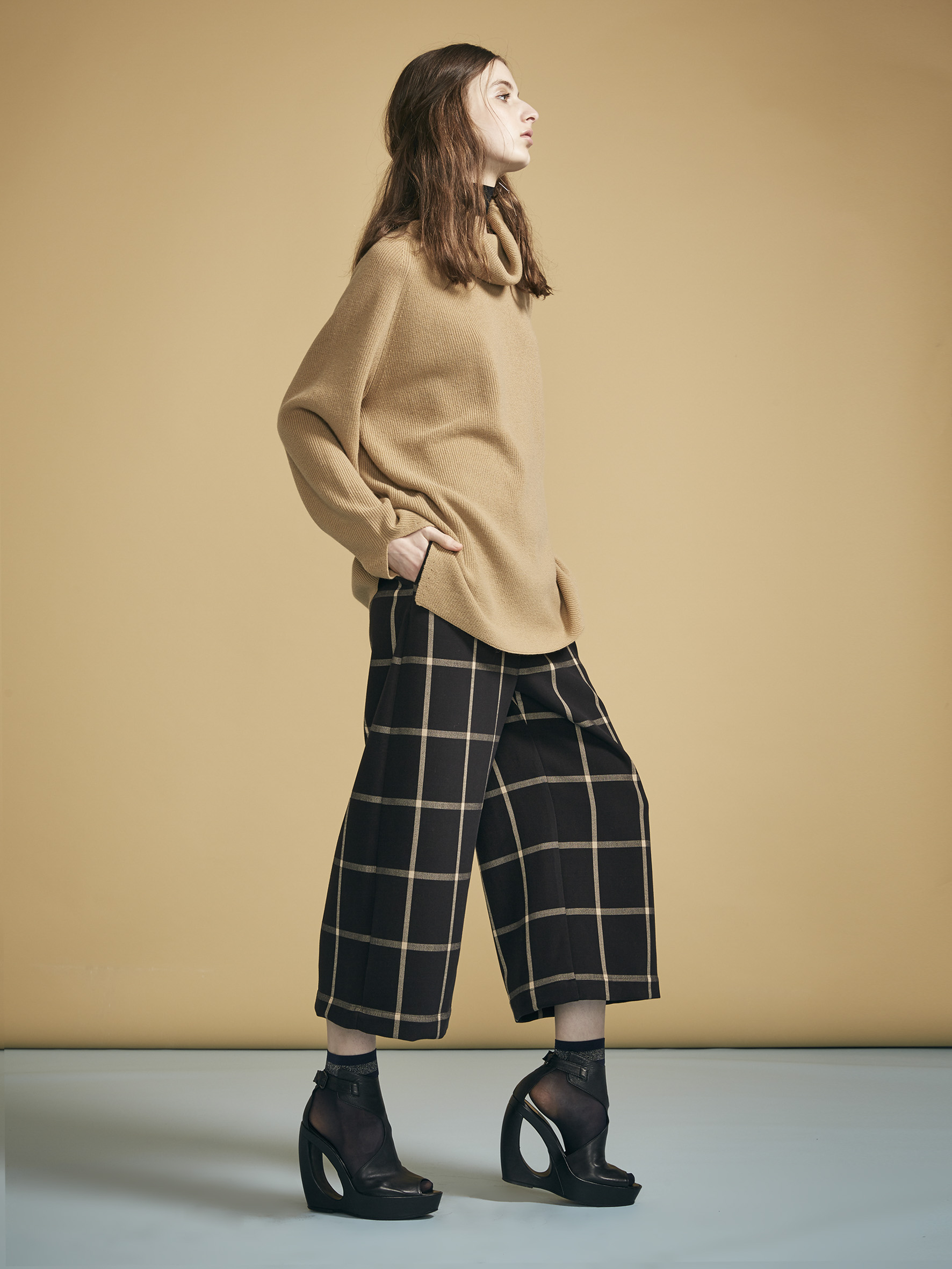 CAROLINE SILLS WINTER 2017 LOOKBOOK - Apparel