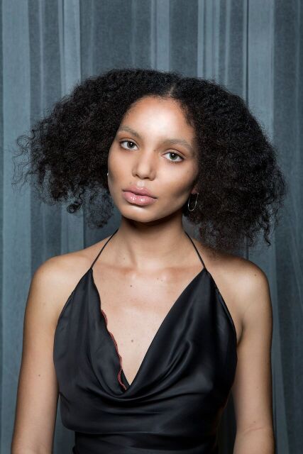 BRINGING BACK THE 90S WITH RACHEL MILLS - Apparel