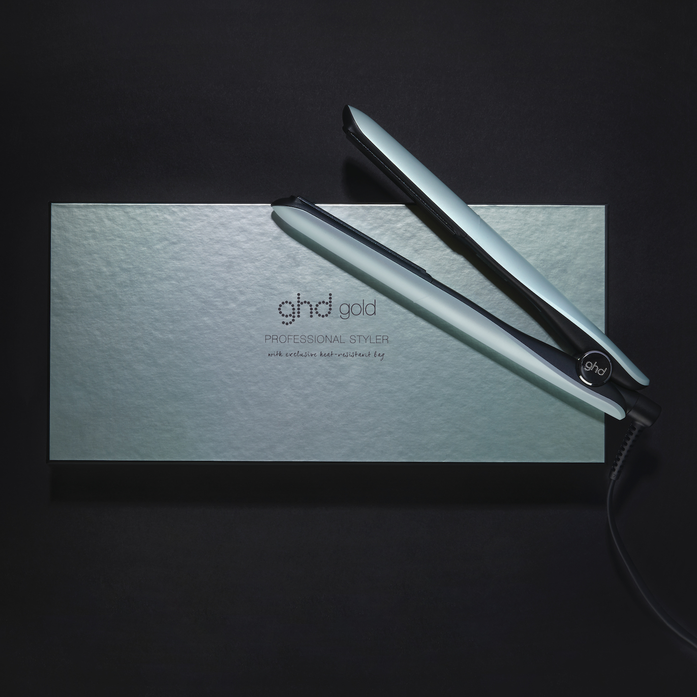 AN UPBEAT COLLECTION - Apparel